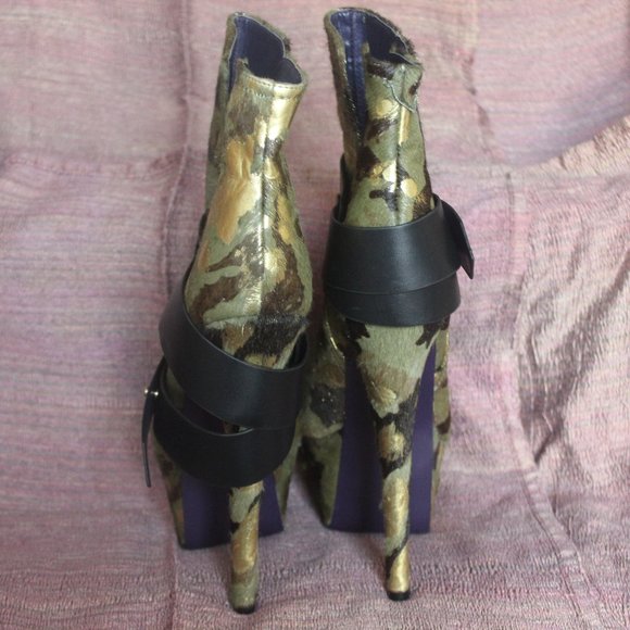 London Trash | Shoes | London Trash Monsta Fur Camo Platform Heel Boot ...